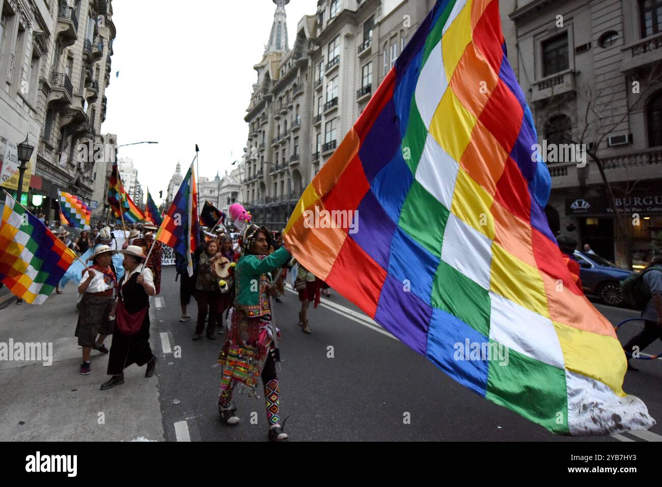 Native peoples marching in Buenos Aires against the celebrations of the ...