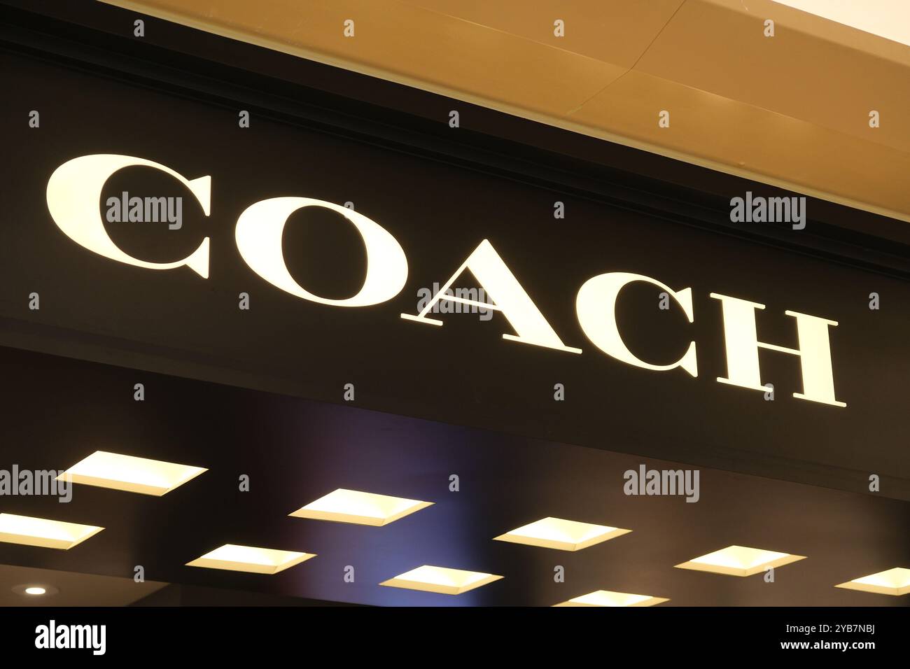 Coach logo hi-res stock photography and images - Alamy