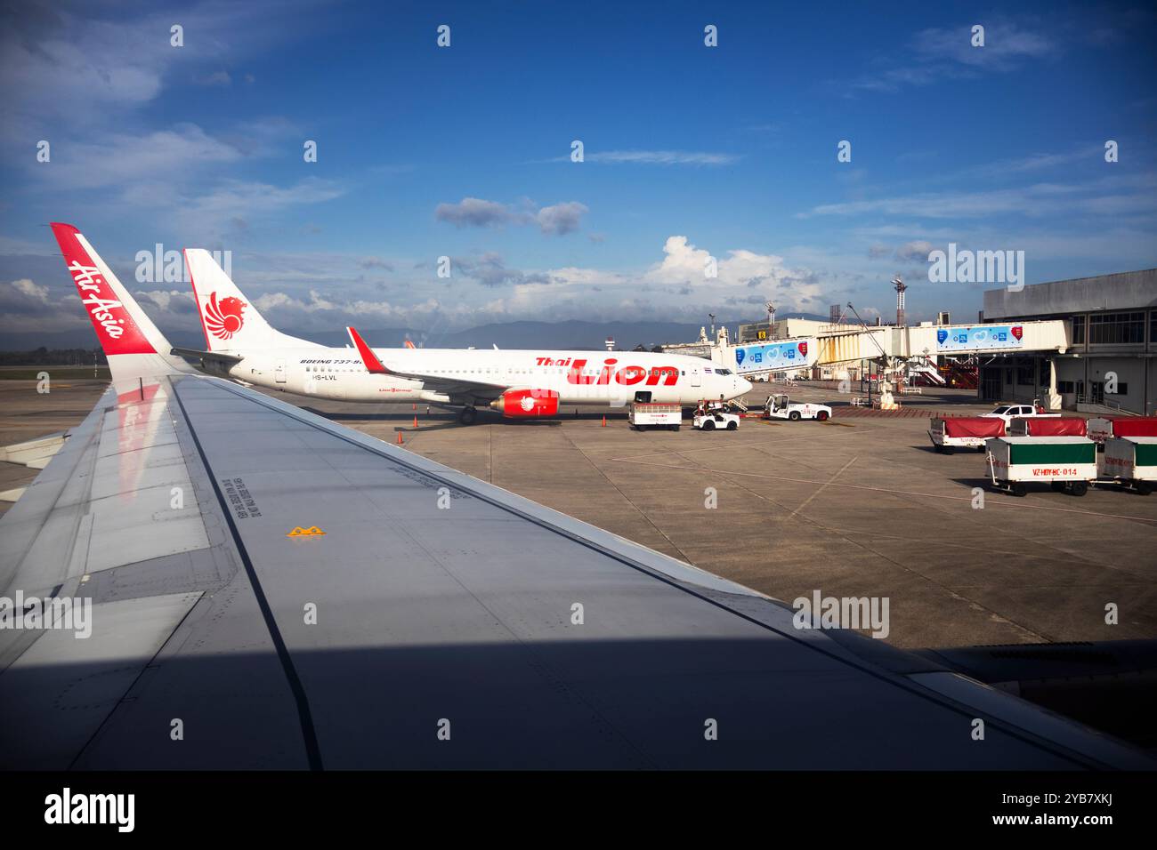 Aircraft boeing stop wait hi-res stock photography and images - Alamy