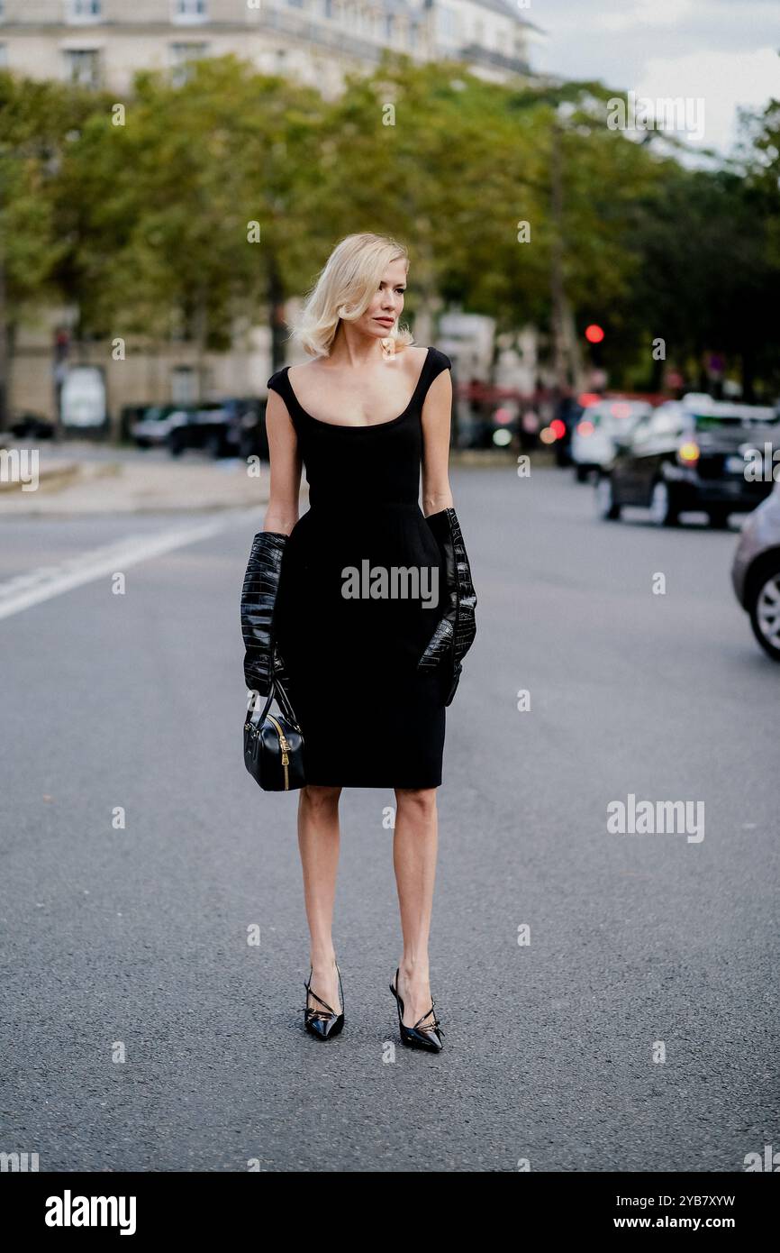 Paris, France. 01st Oct, 2024. Street style, Elena Perminova arriving ...