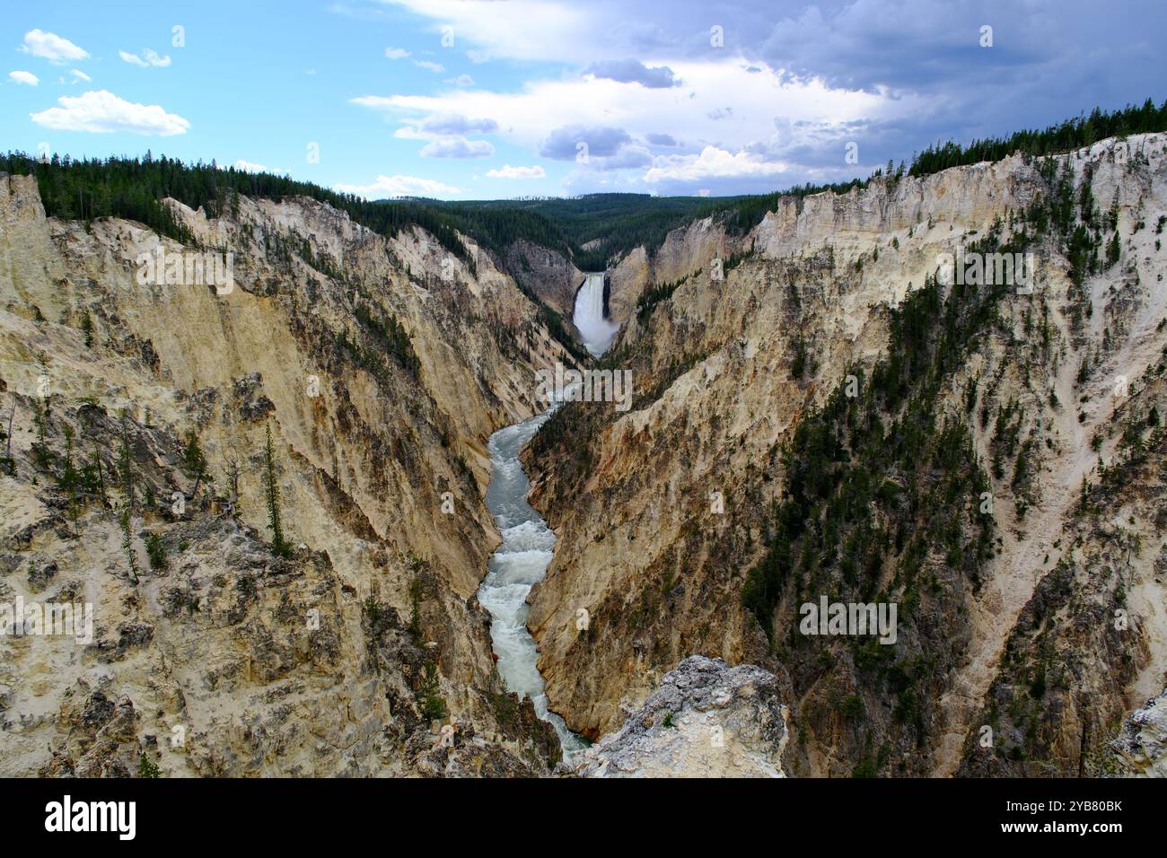 majestic landscape Grand Canyon of the Yellowstone with Yellowstone ...