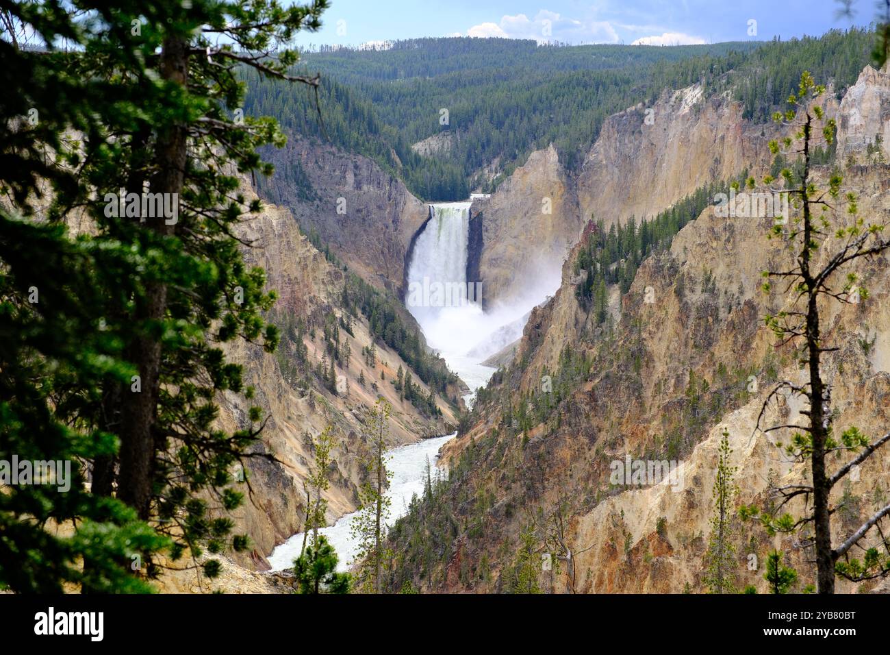 majestic landscape Grand Canyon of the Yellowstone with Yellowstone ...