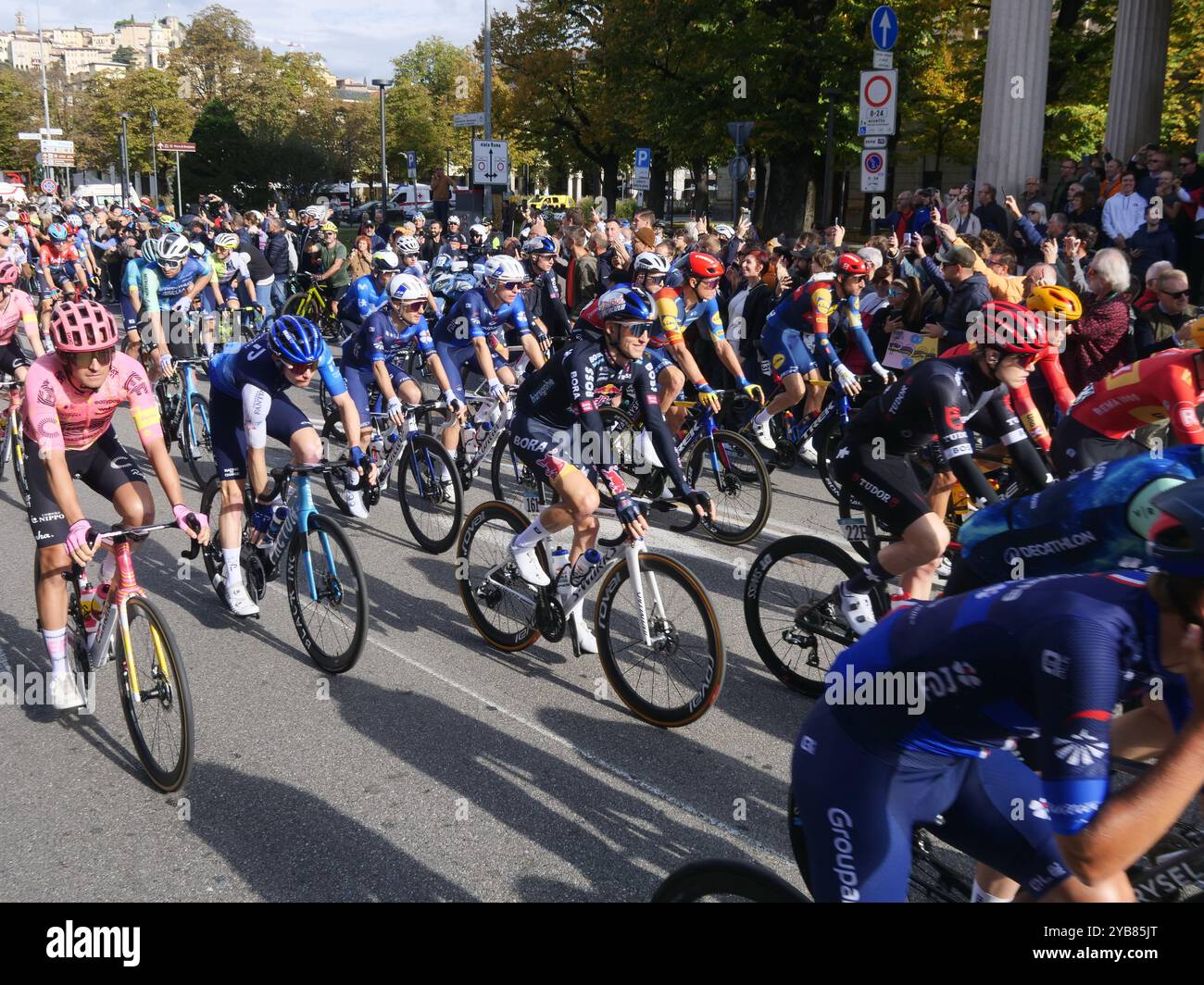 Tour of Lombardy, the last great classic cycling race of the season ...