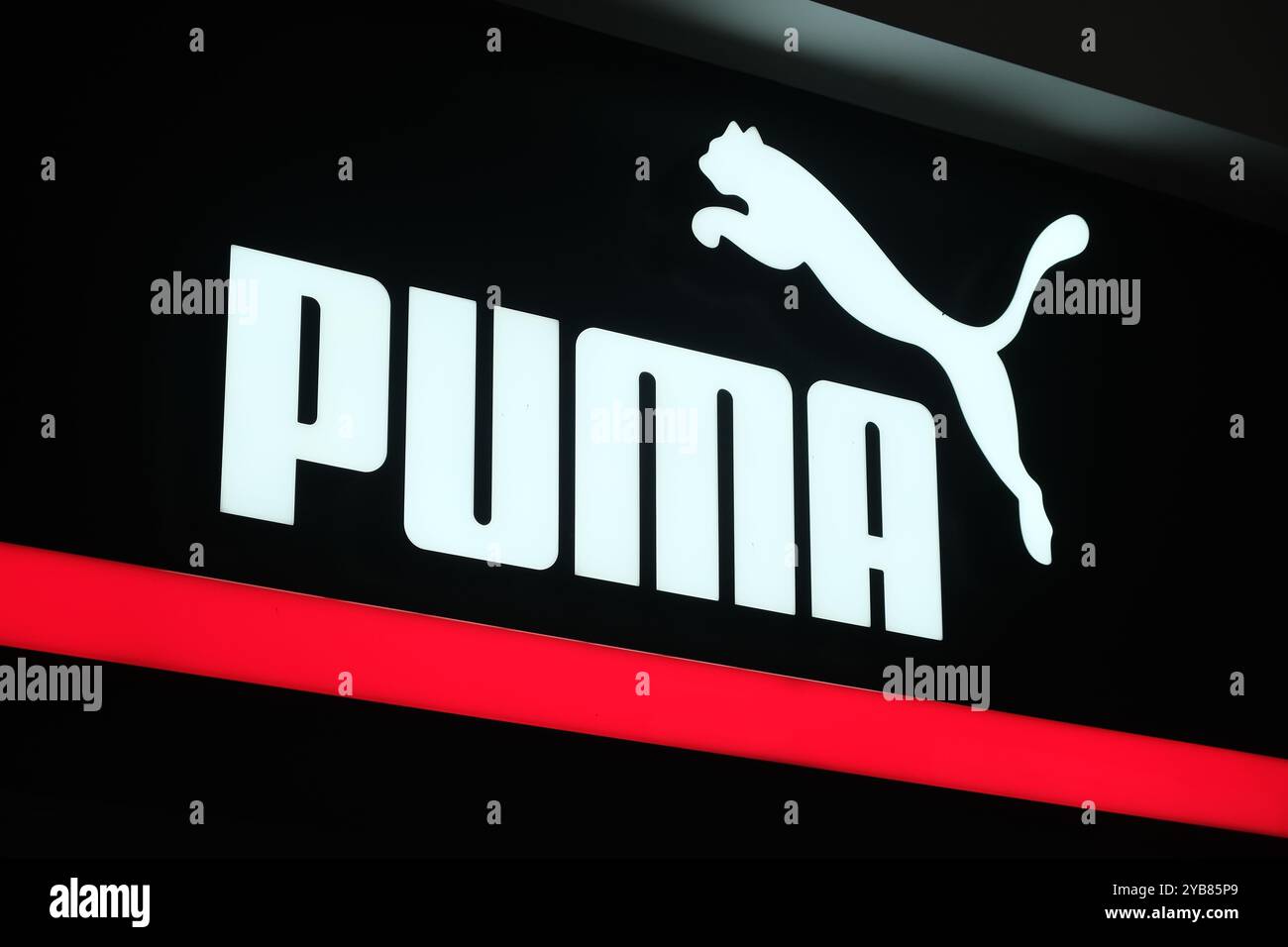 Puma Logo Wallpaper Puma Logo Hi Res Stock Photography And Images