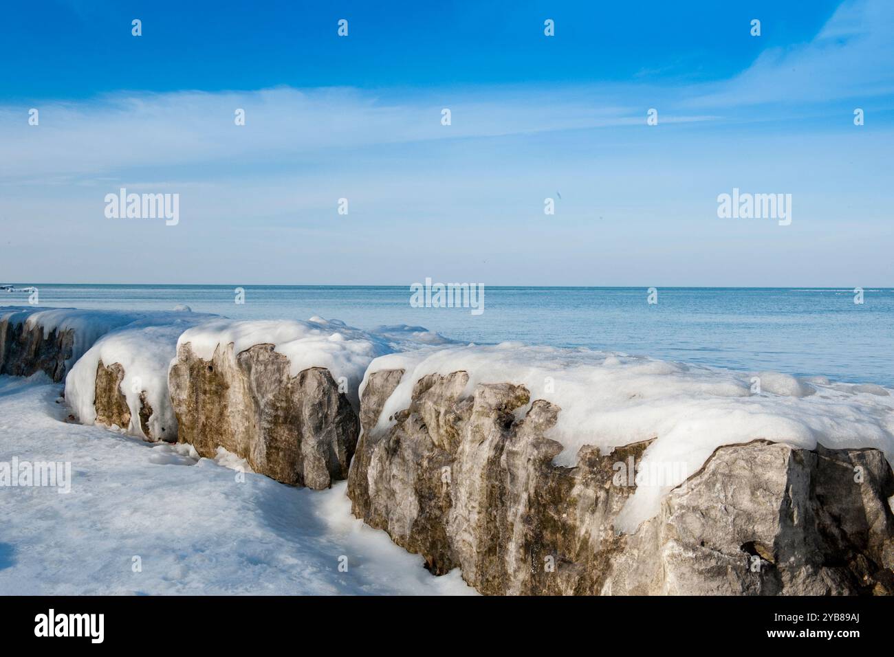Waterfront Breaking Wall Stock Photo - Alamy