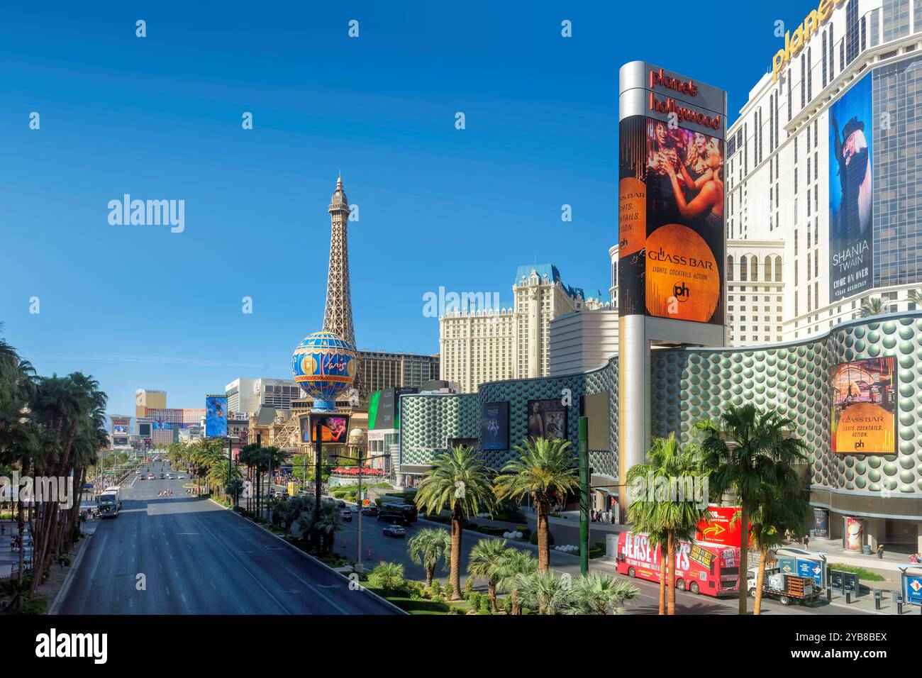 Traffic the strip hi-res stock photography and images - Alamy