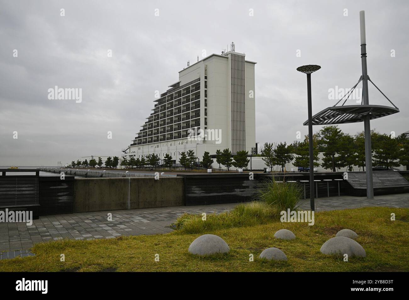 Landscape with scenic view of the luxury Kobe Minato Onsen Ren a ...