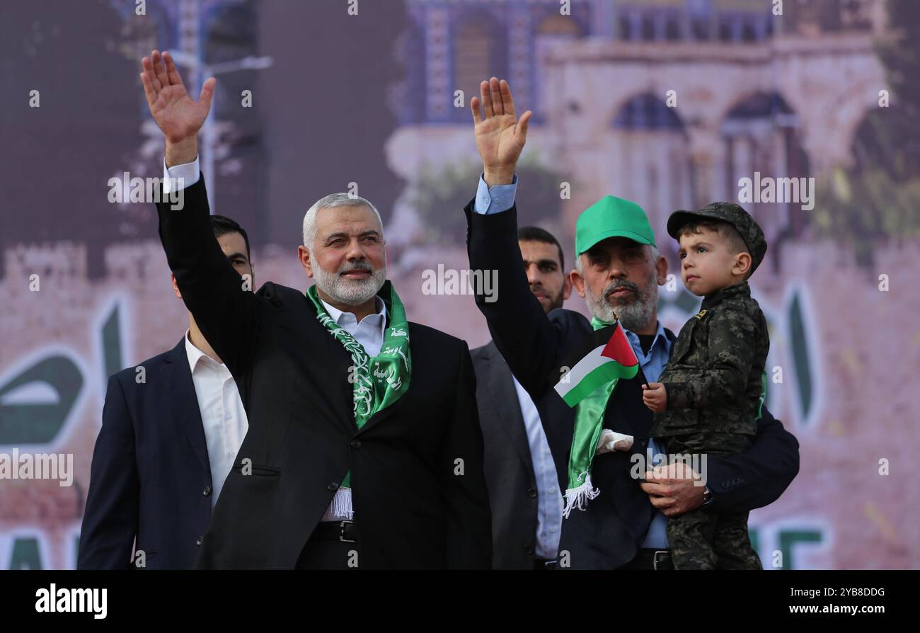 Hamas leader Ismail Haniya and Hamas s leader in the Gaza Strip Yahya ...
