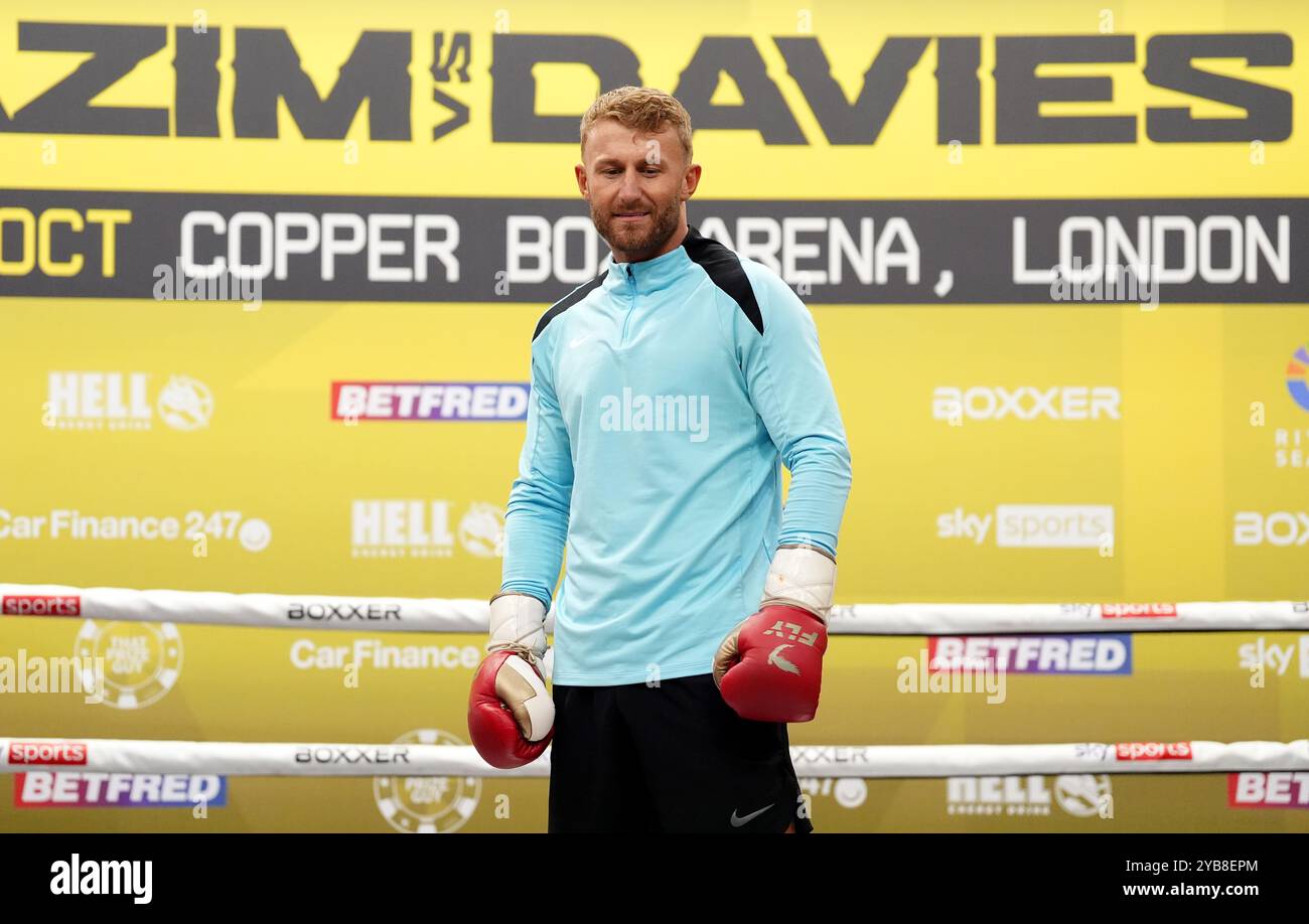 Boxing lewis edmondson hi-res stock photography and images - Alamy