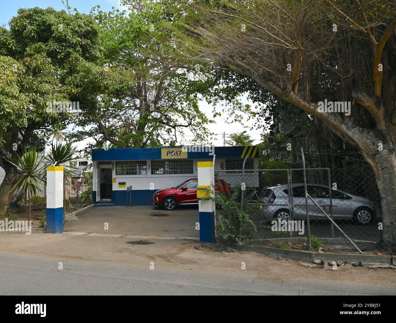 Mauritius post office building, street view Stock Photo - Alamy