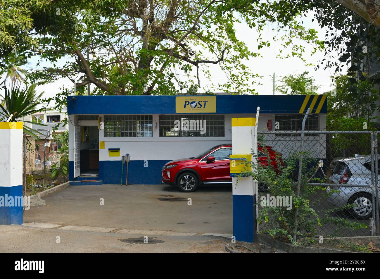 Mauritius post office building, street view Stock Photo - Alamy