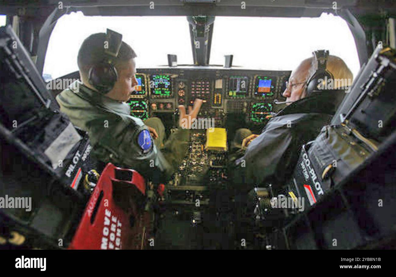 AMERICAN NORTHROP B-2 SPIRIT STEALTH BOMBER. Vice-President Dick Cheney ...