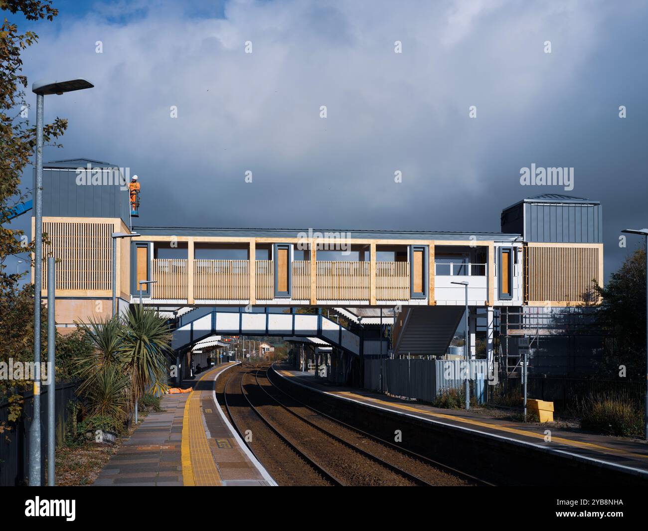 ST ERTH RAILWAY STATION AND RAIL FOOTBRIDGE New rail footbridge under ...