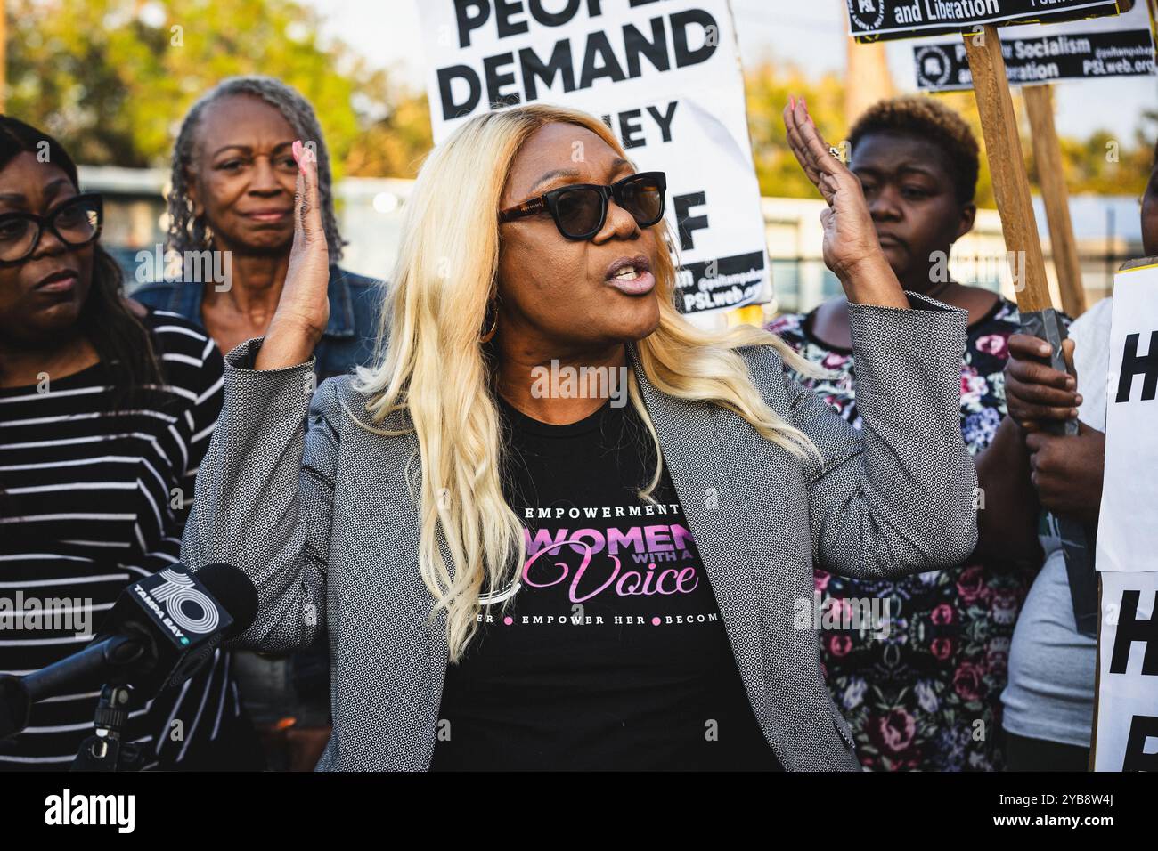 Tampa, Florida, USA. 16th Oct, 2024. MICHELLE KELLY and other local ...