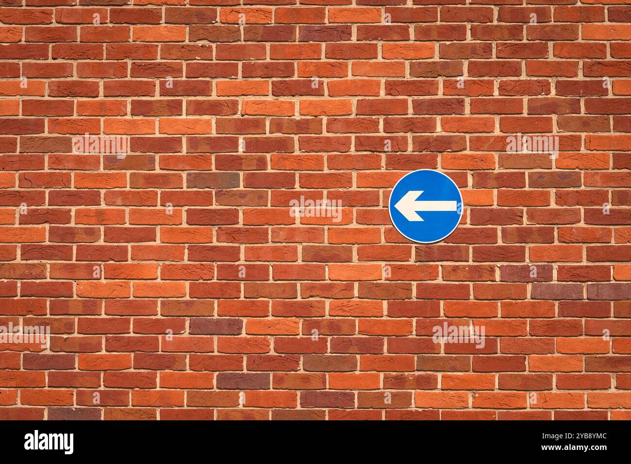 One way signage arrow hi-res stock photography and images - Alamy