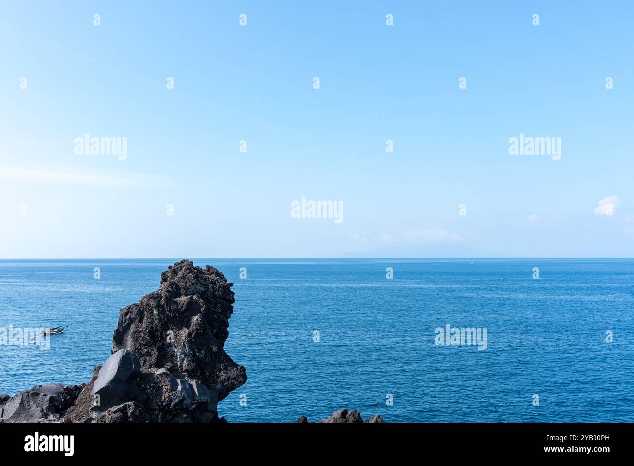 Lava rock texture on edge hi-res stock photography and images - Alamy