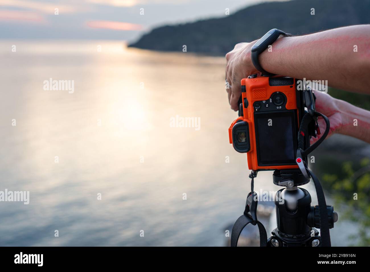 Tripod on beach sunset hi-res stock photography and images - Alamy