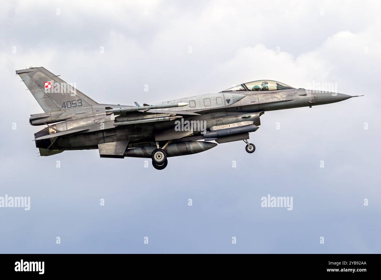 Polish Air Force F-16 fighter jet on final approach. Leeuwarden, The ...