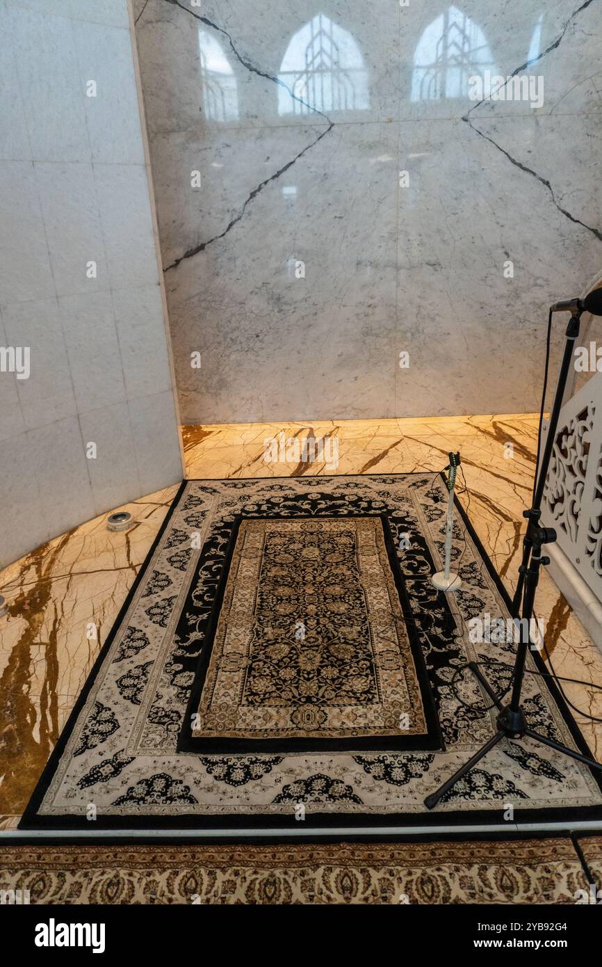 Prayer mat for the Imam of the Mosque at the Al I'tishom Jami Mosque ...