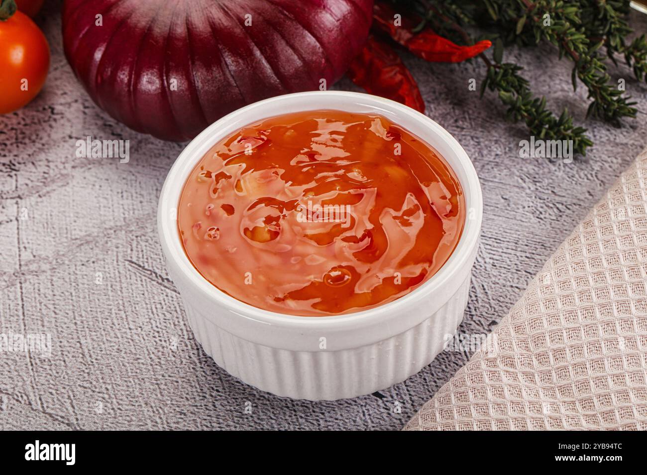 Asian sweet and sour chilli sauce in the bowl Stock Photo - Alamy