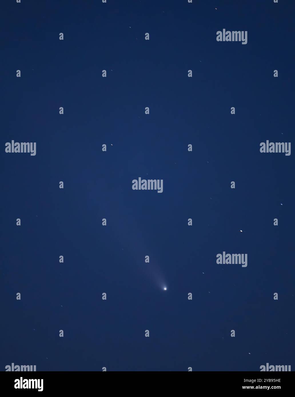 Wimbledon, London, UK. 17th Oct, 2024. Comet C/2023 A3 Tsuchinshan ...