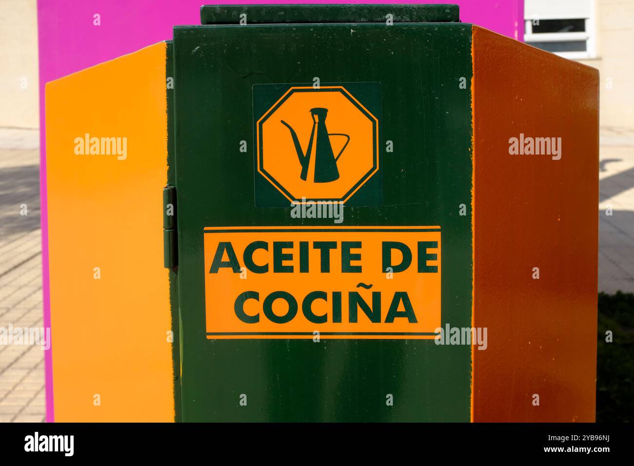 cooking oil disposal container Stock Photo - Alamy