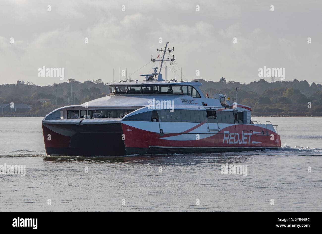 red funnel red jet fast passenger ferry service to the isle of wight ...
