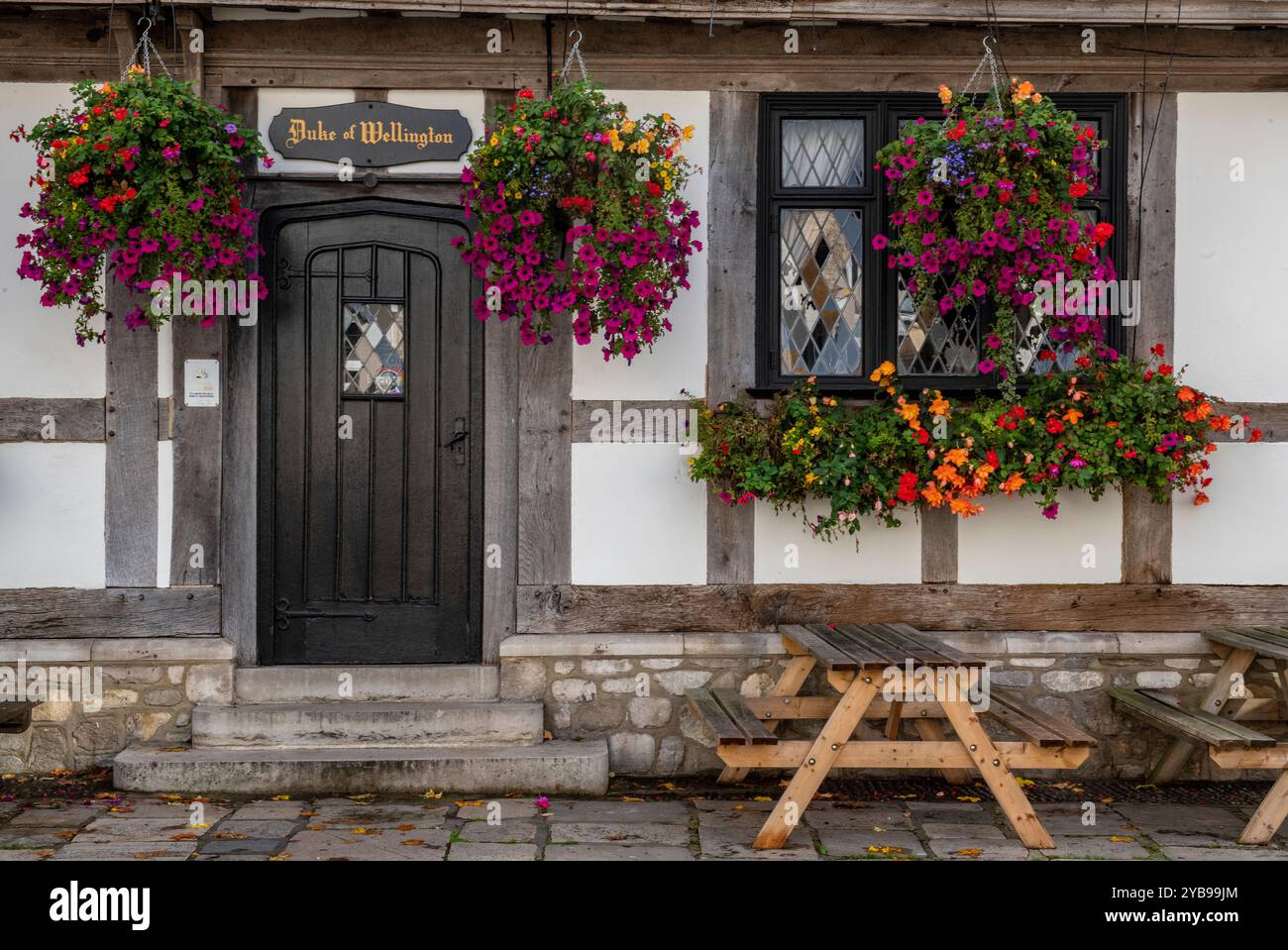 The Duke of Wellington traditional English 15th century pub, Bugle ...