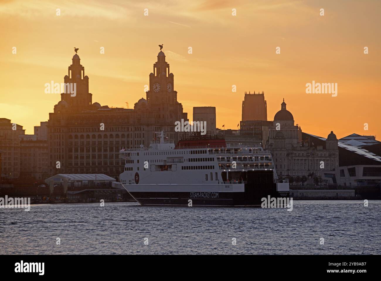 Isle of Man Steam Packet flagship, MANXMAN, conducting berthing trials ...