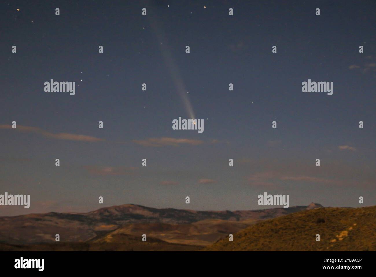The Tsuchinshan-ATLAS comet streaks through the night sky Tuesday, Oct ...