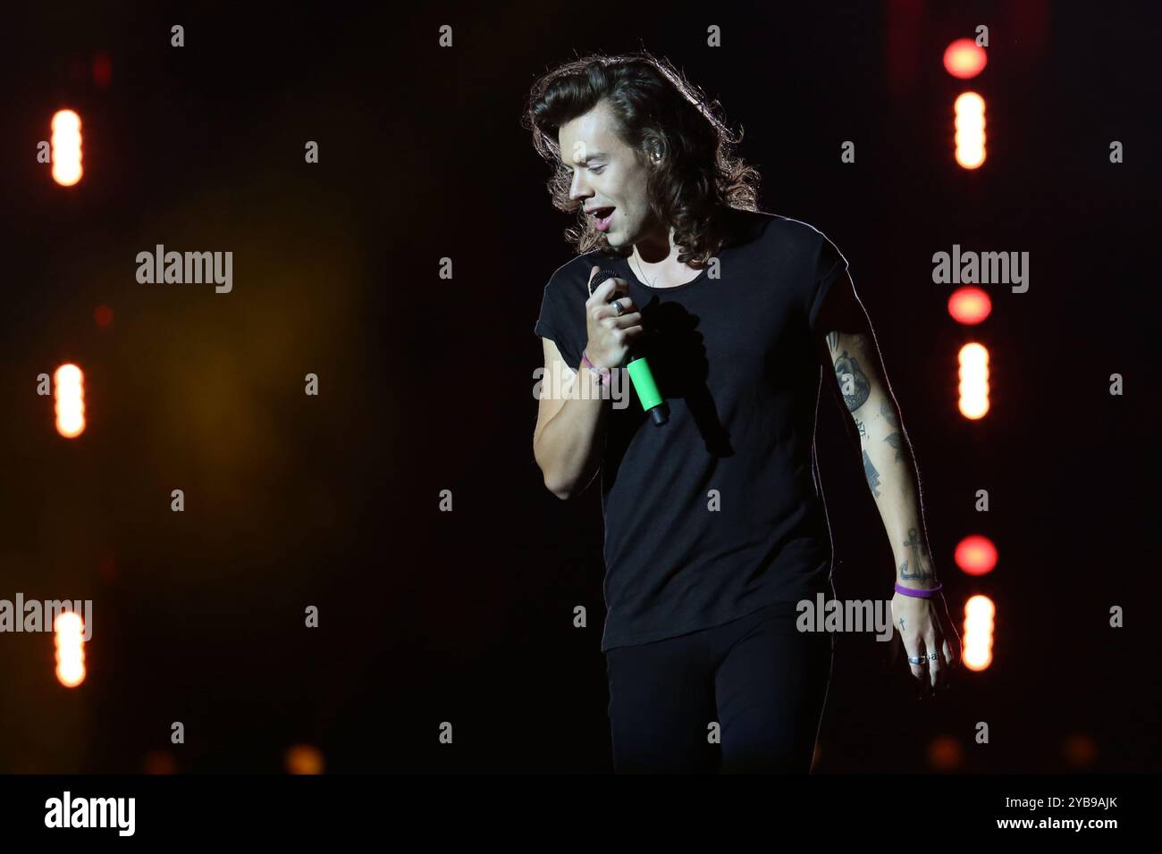 Harry Styles of One Direction performs in concert at MetLife Stadium in ...