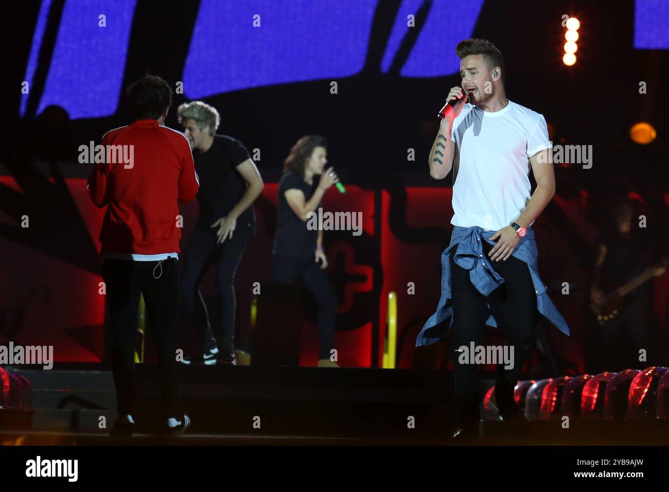 Liam Payne, Niall Horan, Harry Styles and Louis Tomlinson of One ...