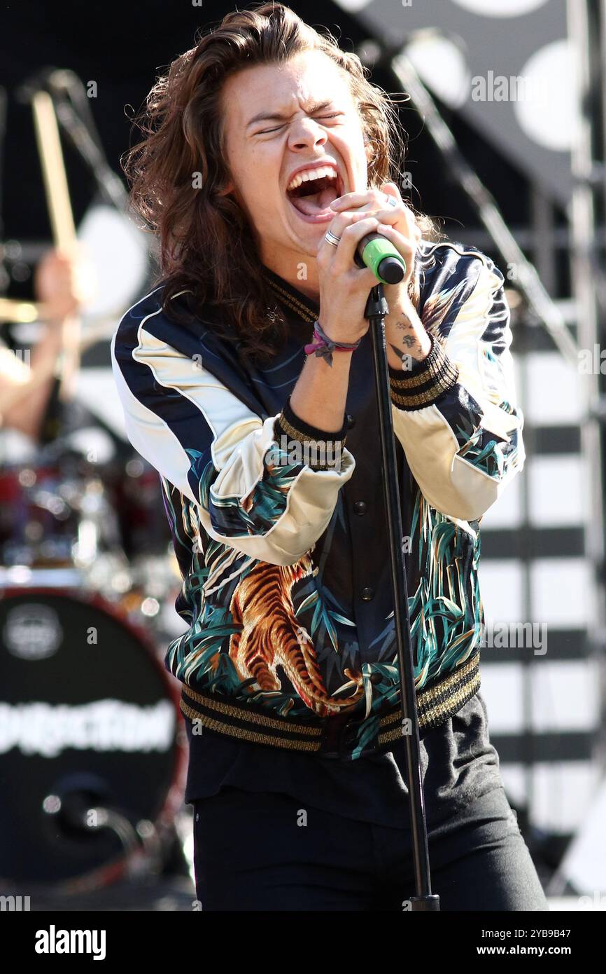 Harry Styles of One Direction performs on "Good Morning America" in ...
