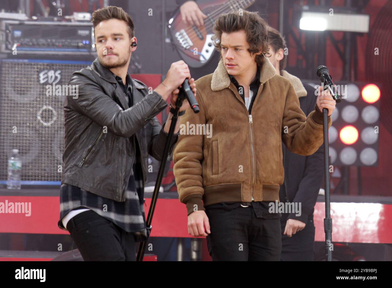 Liam Payne and Harry Styles of One Direction perform on 'Good Morning ...
