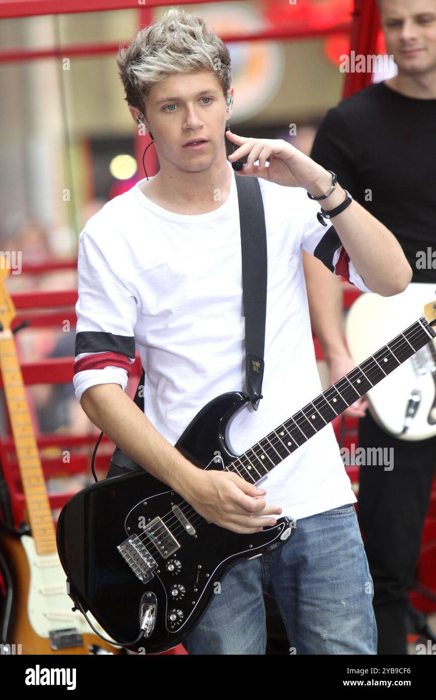 Niall Horan of One Direction performs on the NBC 'Today Show' in New ...
