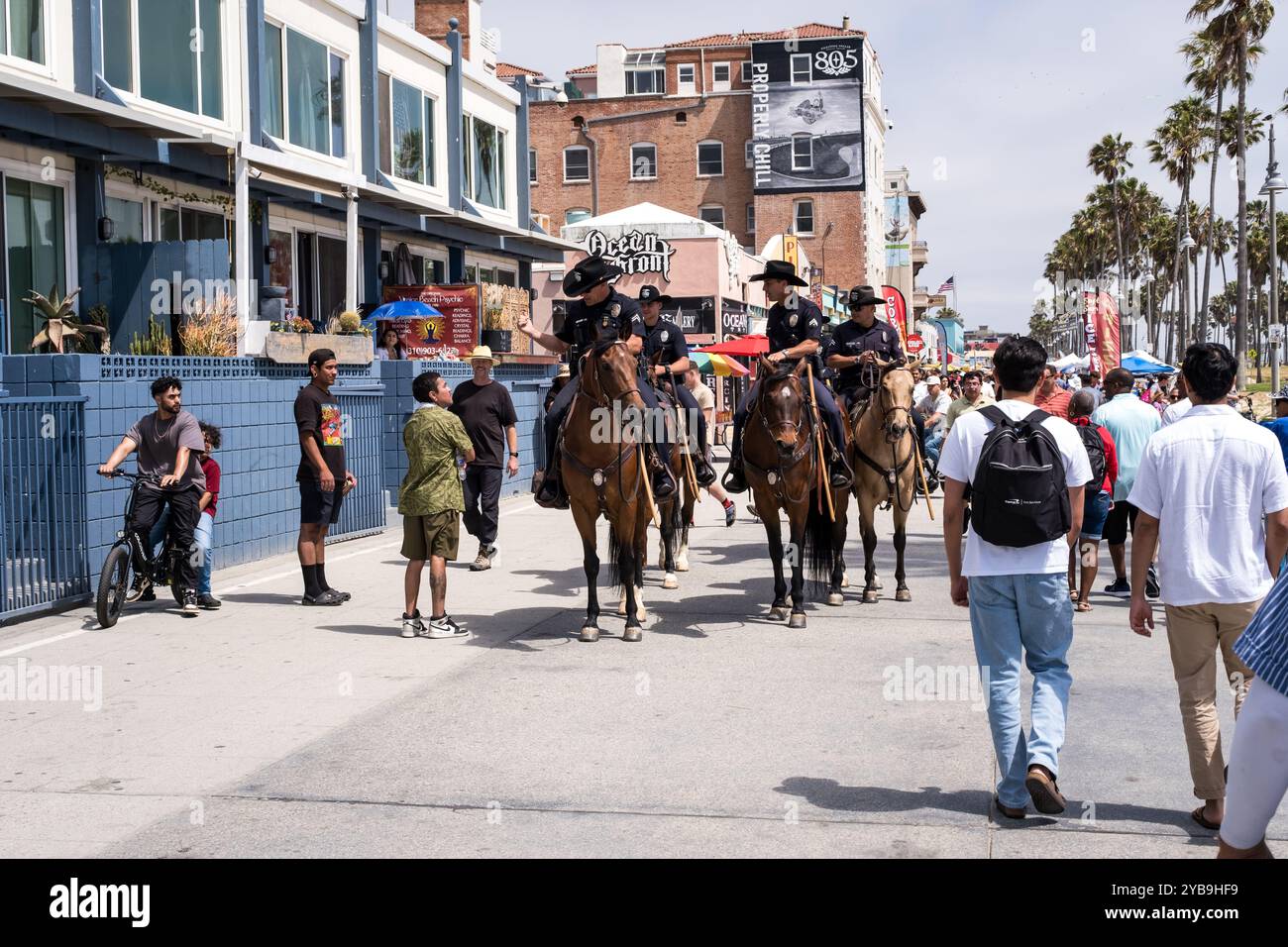 Los Angeles, USA. 4th Jul, 2024. LAPD Horse Mounted Police on Venice ...