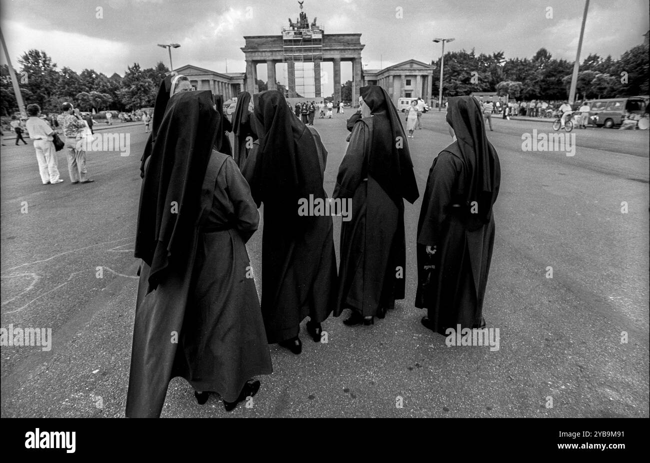 Pariser Platz Deutschland, Berlin, 26.07.1991, Nonnen, katholische ...