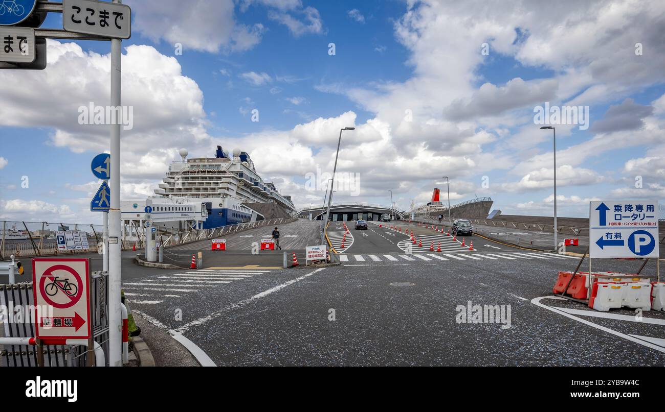 Yokohama International Cruise Passenger terminal, Osanbashi Pier ...