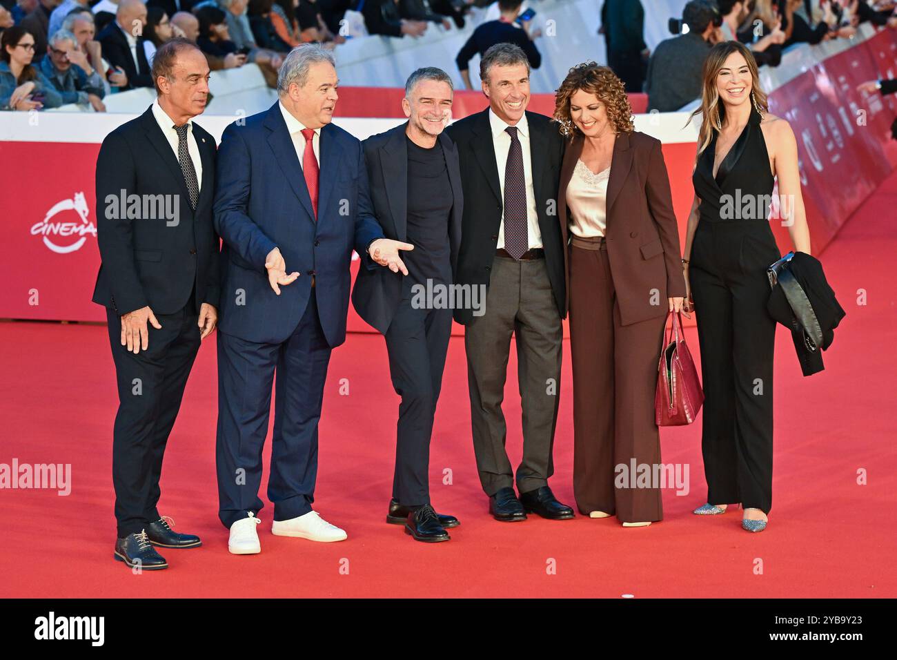 (L-R) Maurizio Compagnoni, Paolo Condo, Alessandro Bonan, guest,Vanessa ...