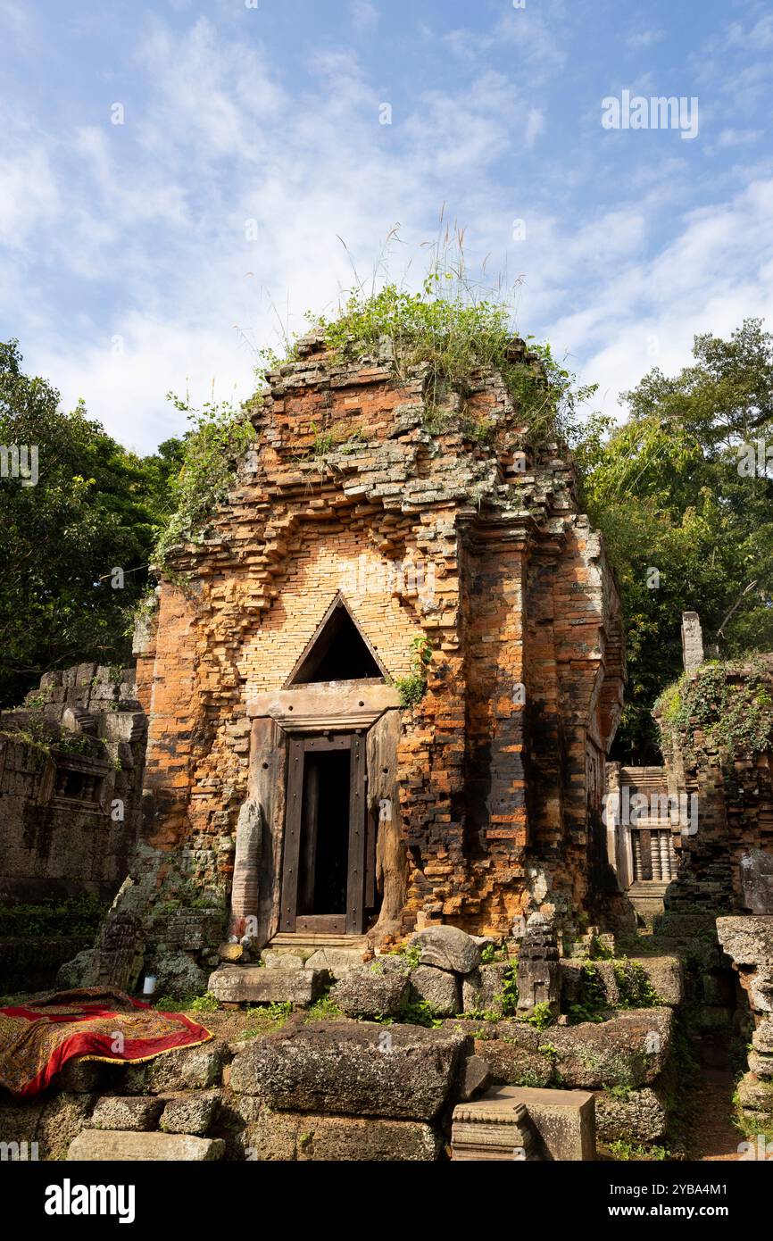 Prasat Phnom Chisor (Phnom Chisor Temple), ancient Khmer temple at the ...