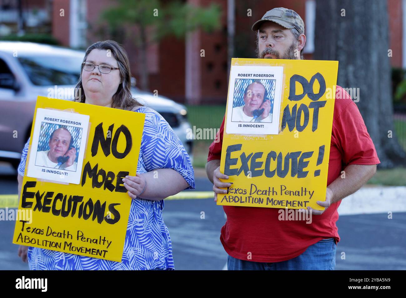 Jennifer Martin, left, and Thomas Roberson, older brother of condemned ...