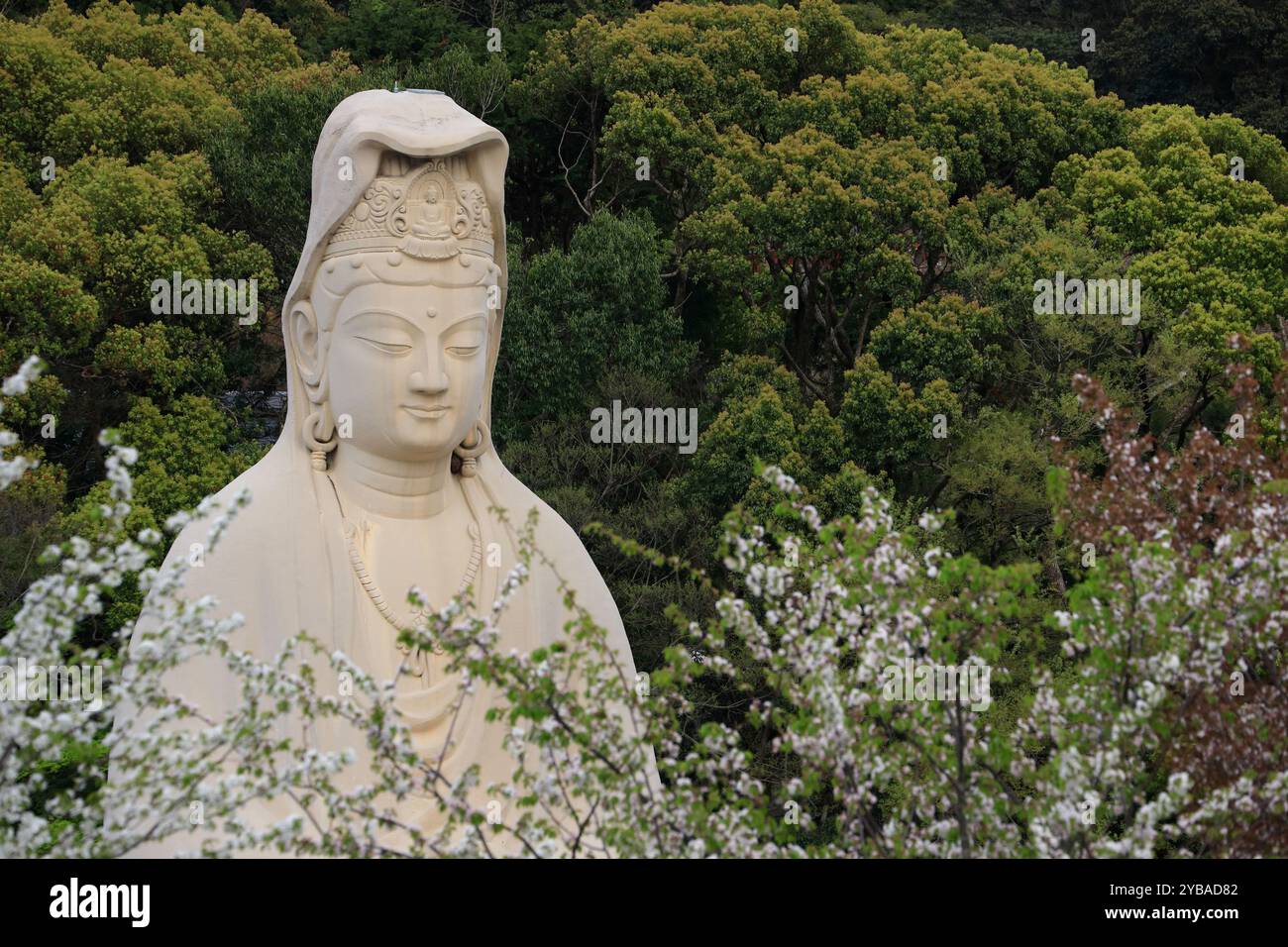 Ryozen Kannon Buddha statue in Higashiyama.Kyoto,Japan Stock Photo - Alamy