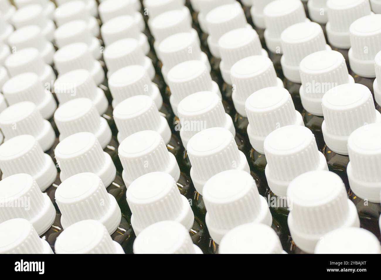 Medicine bottles with closures in the pharmaceutical industry, Medicine ...