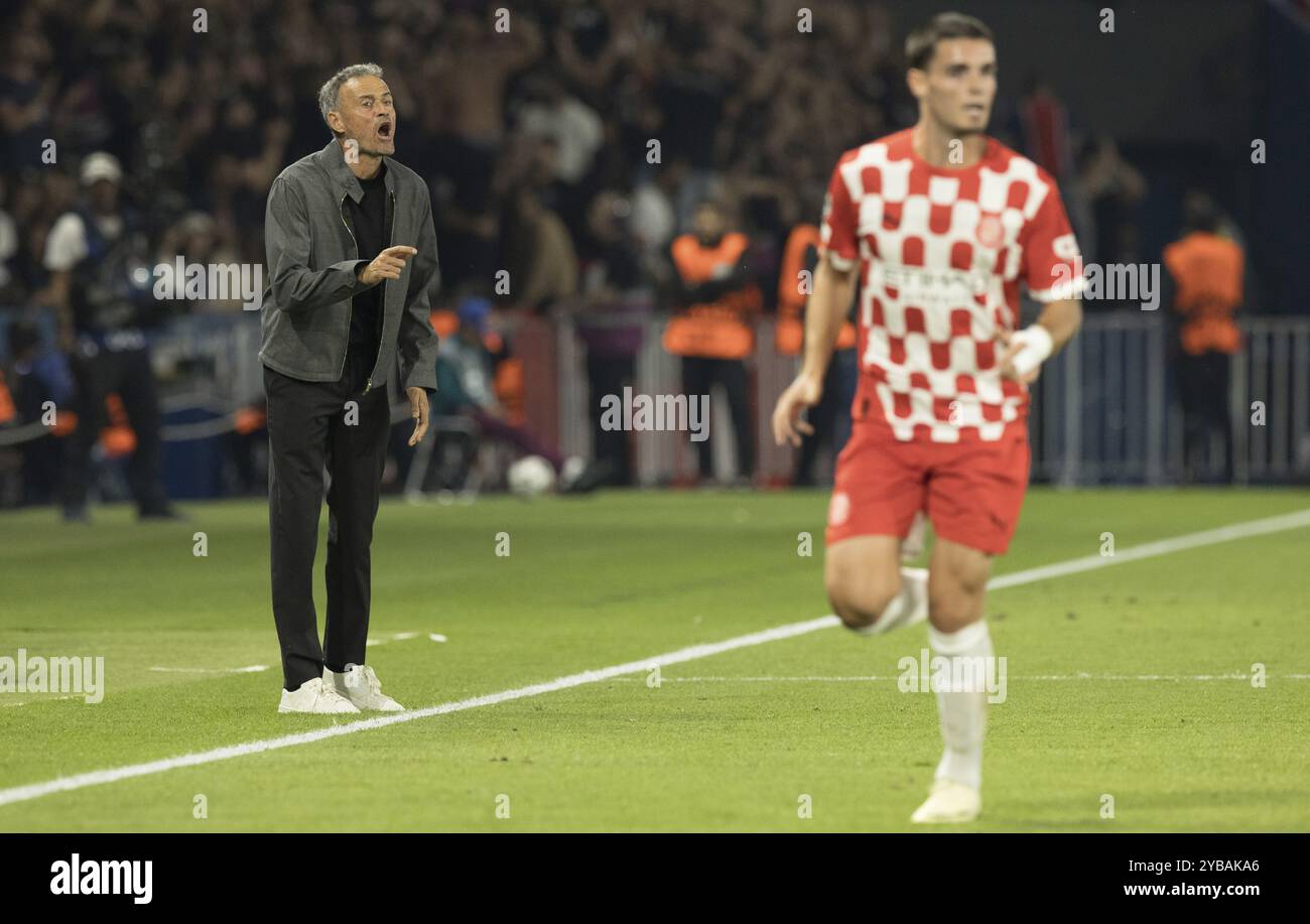 Football match, coach Luis ENRIQUE Paris St. Germain on the sidelines ...