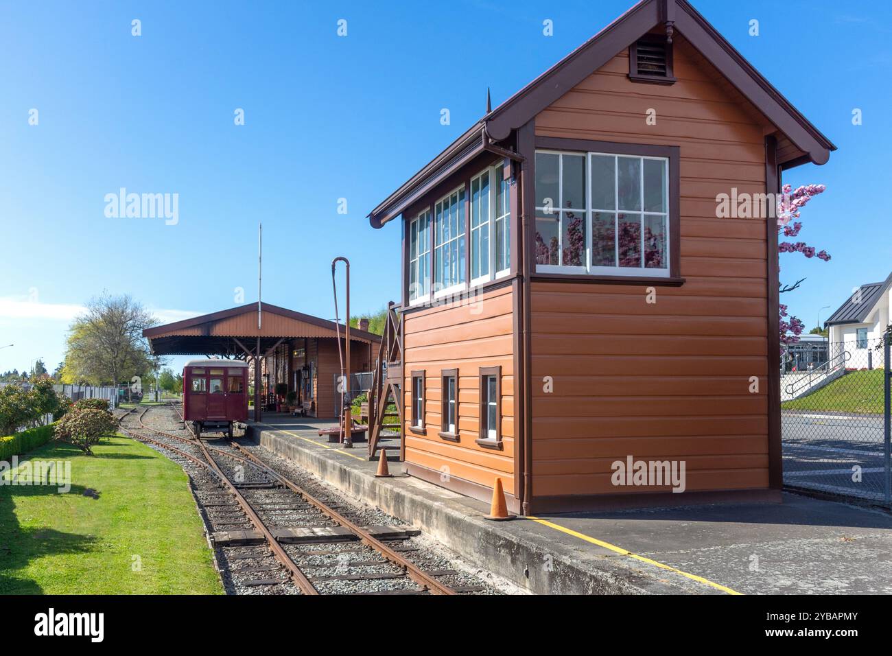 Station model t railcar tracks signal box retro historic carriag hi-res ...