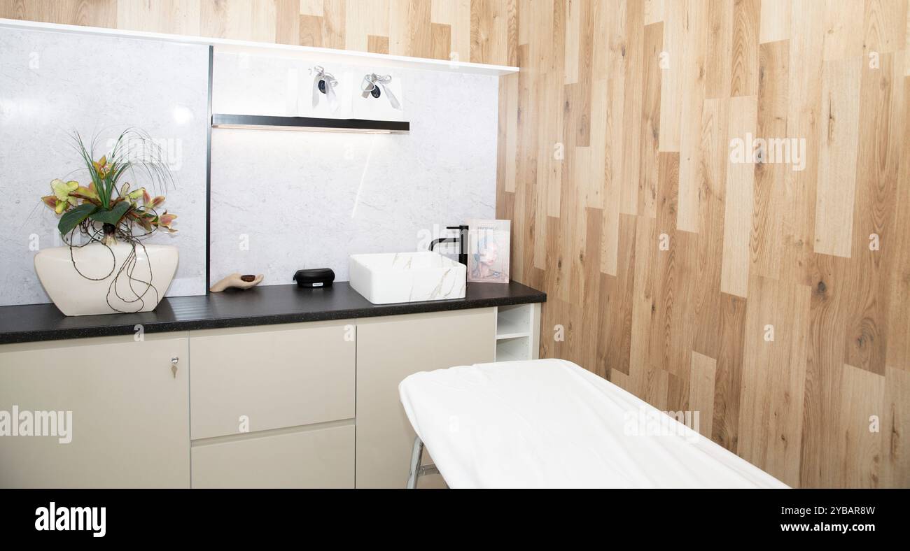 Estetica faciales hi-res stock photography and images - Alamy