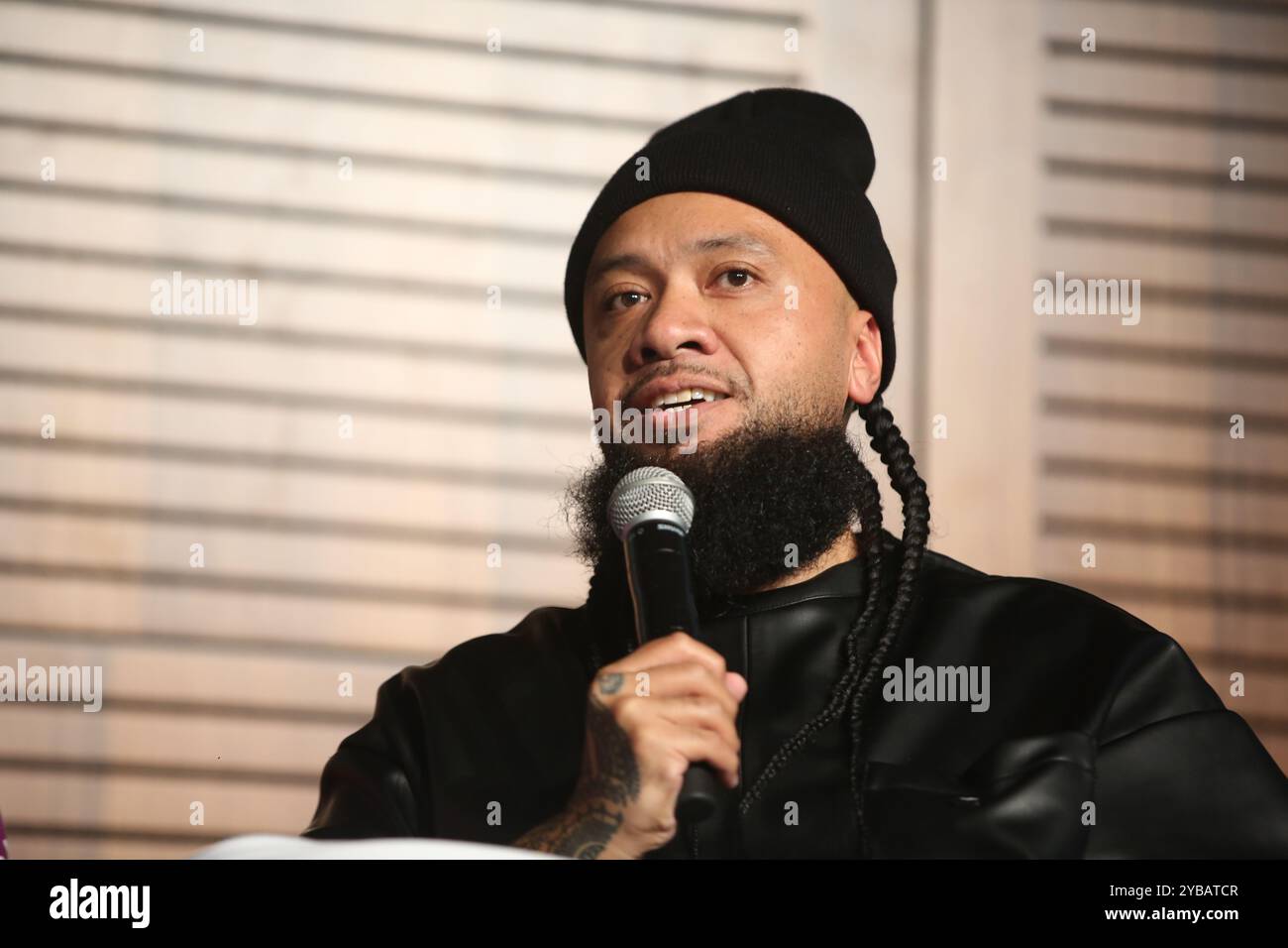 Taimalelagi mataio faafetai brown hi-res stock photography and images ...