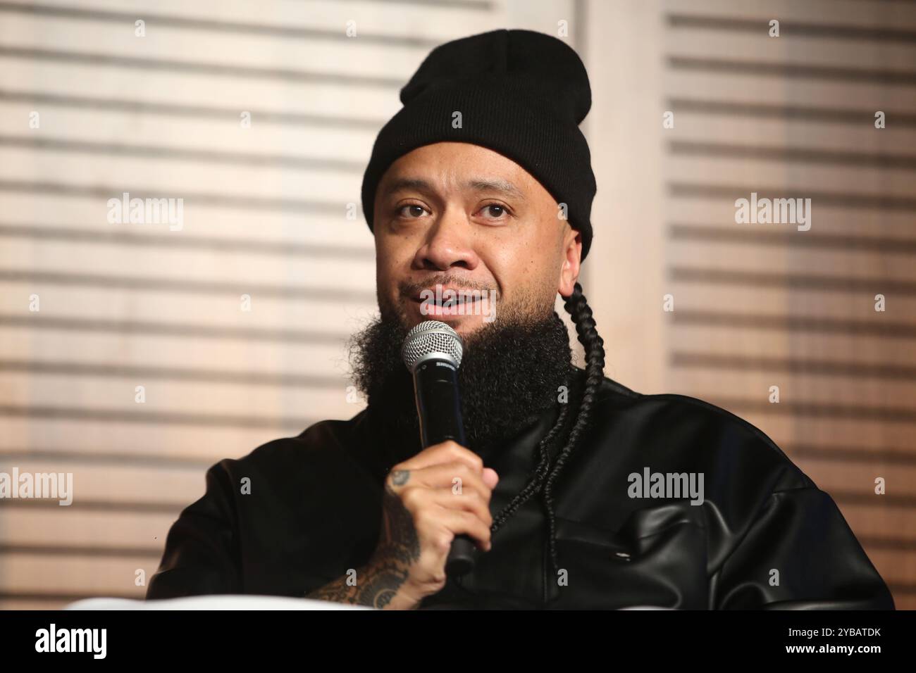Taimalelagi mataio faafetai brown hi-res stock photography and images ...