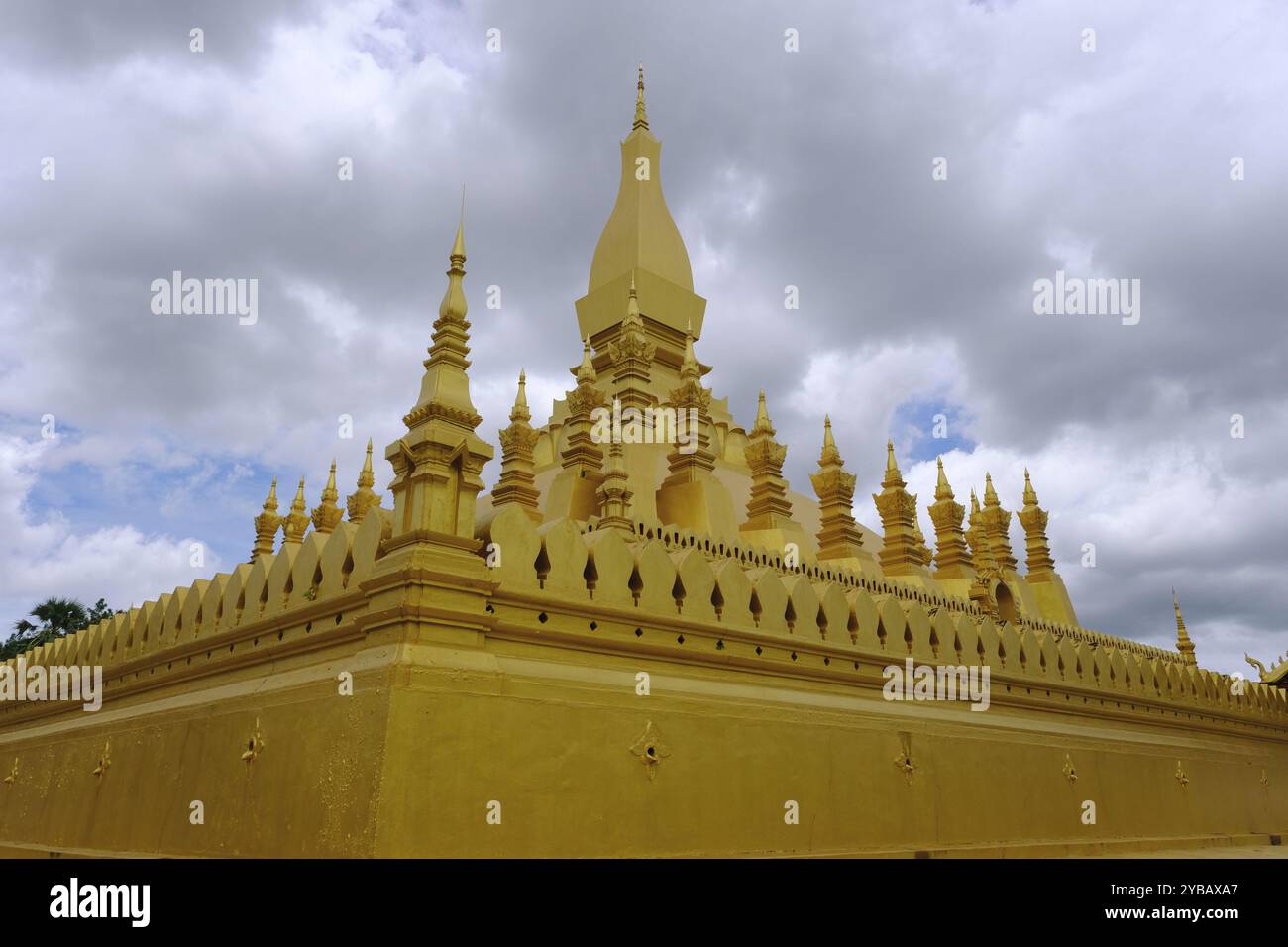 Pha That Luang, 'Great Stupa' is a gold-covered large Buddhist stupa in ...
