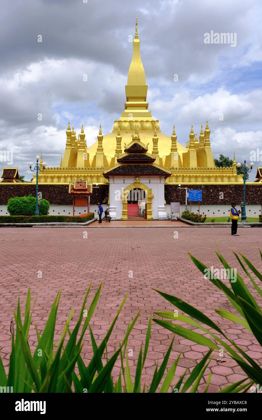 Pha That Luang, 'Great Stupa' is a gold-covered large Buddhist stupa in ...
